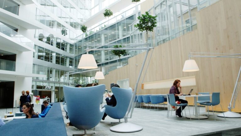 Case Study: Sustainable Features of The Edge in Amsterdam – ArchInspires